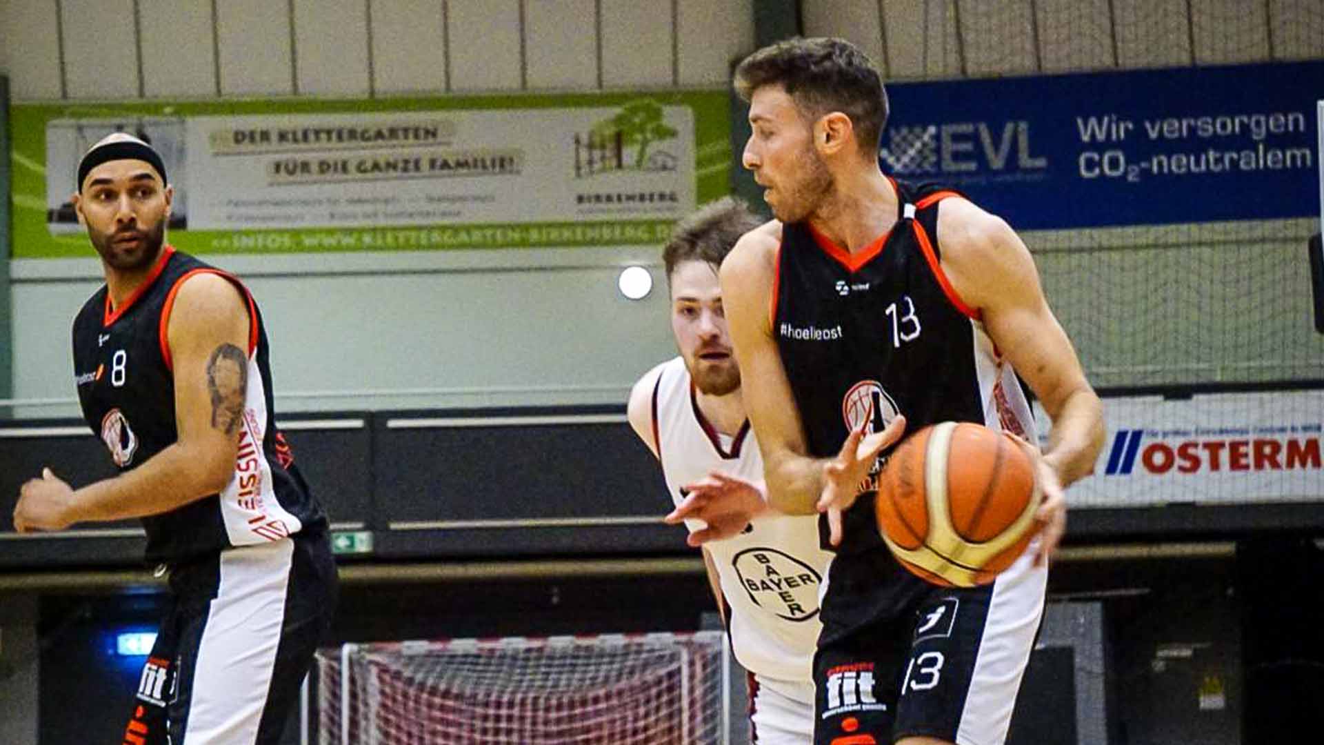 Ademax Ballers stellen Kampfgeist in Leverkusen unter Beweis | TVI ...