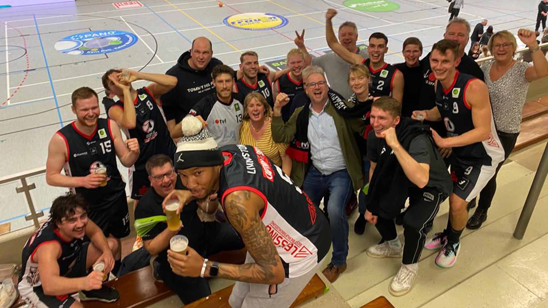 Irre! Wahnsinn! Unfassbar! 8 Ademax Ballers gelingt beim 80:72 Monster ...